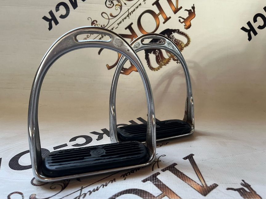 Стремена для лошади