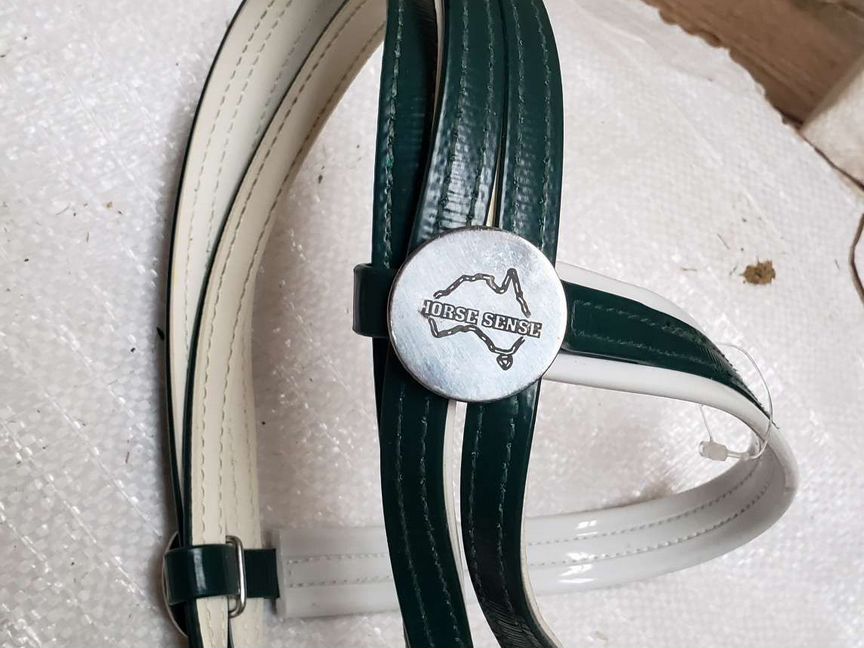 Уздечка скаковая + мартингал