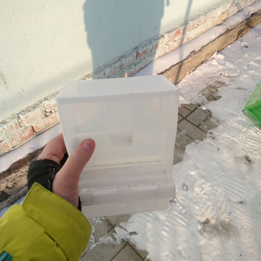 Кормушка для попугая