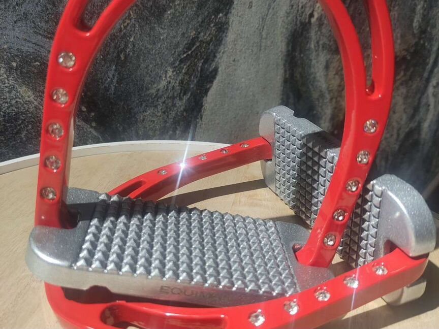 Стремена для лошади