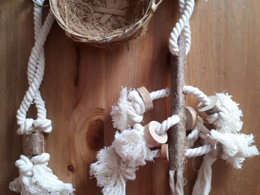 Игрушки для попугаев из натуральных материалов