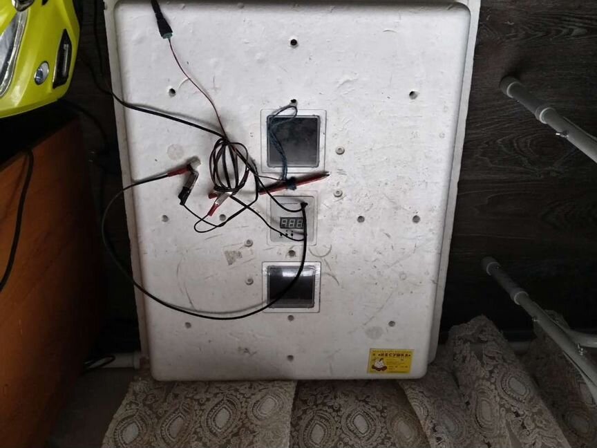 Инкубатор для яиц автоматический
