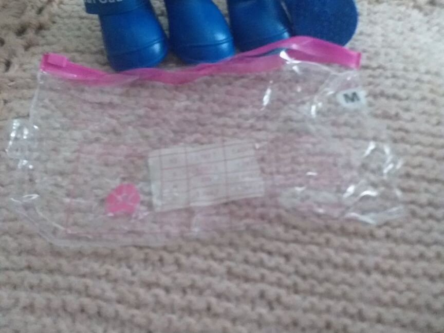 Продам сапожки на маленькую собачку