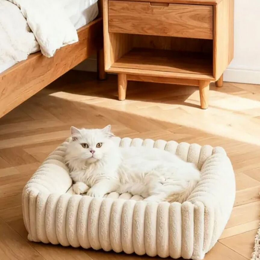 Лежанка для кошек и собак новая