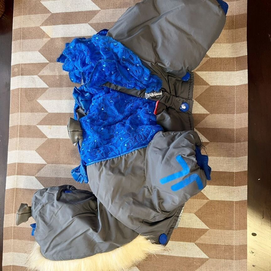 Зимний комбинезон для маленькой собаки