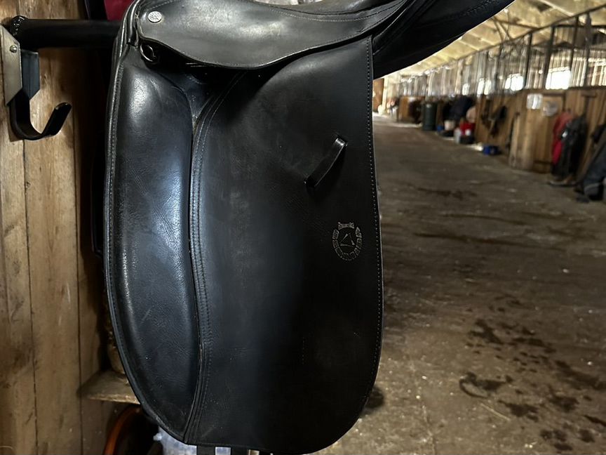 Седло гермида ратомка