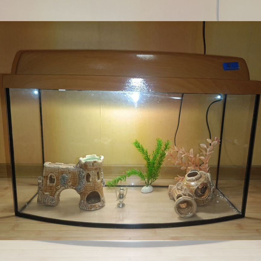 Аквариум со всеми аксессуарами