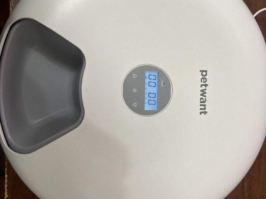 Автоматическая кормушка для животных Petwant