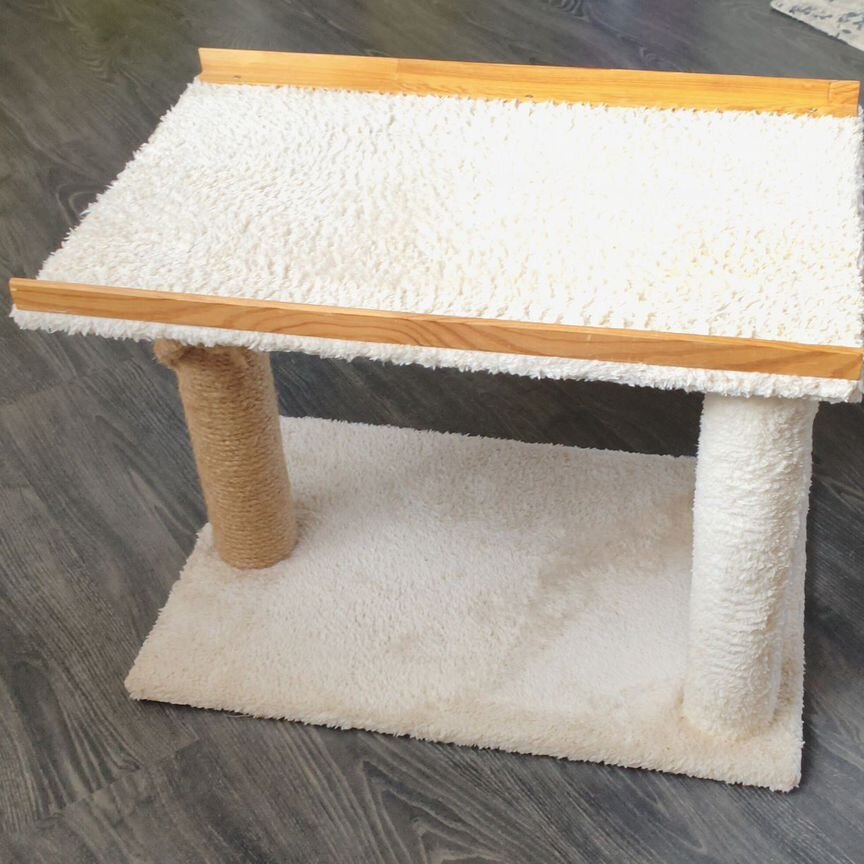 Когтеточка для кошек с лежанкой