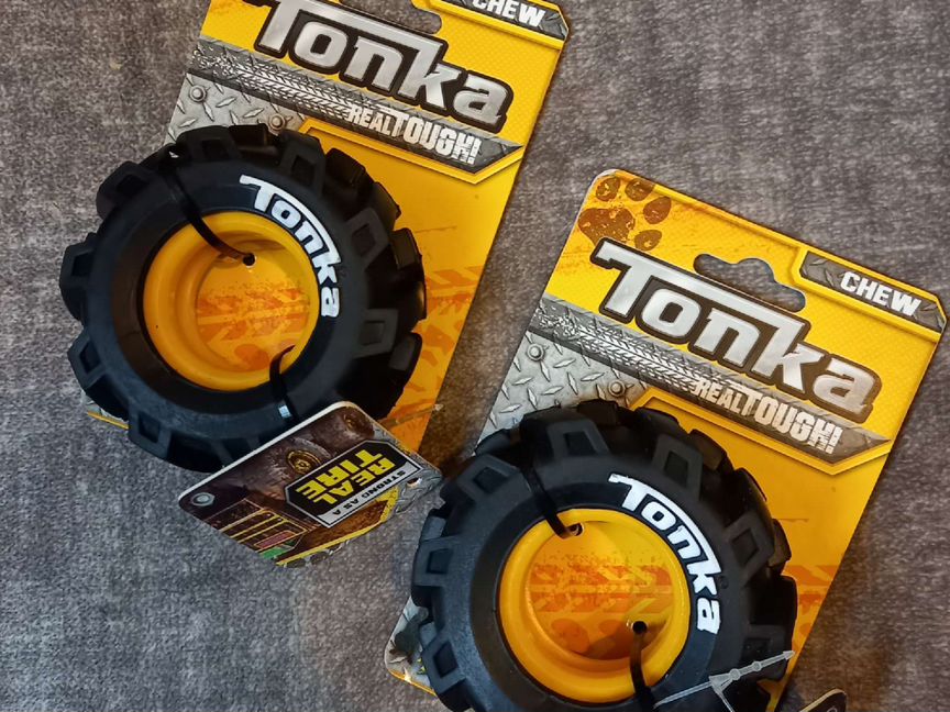 Игрушка для собак Tonka Шина игрушка, 8,9 см
