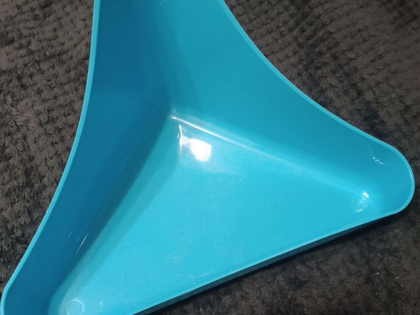 Угловой лоток