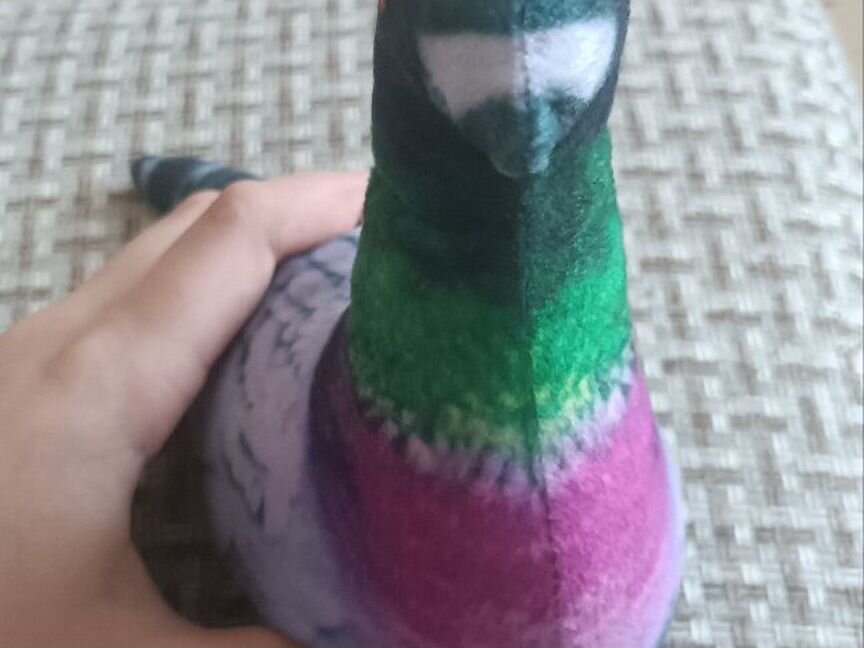 Голуби плюшевые