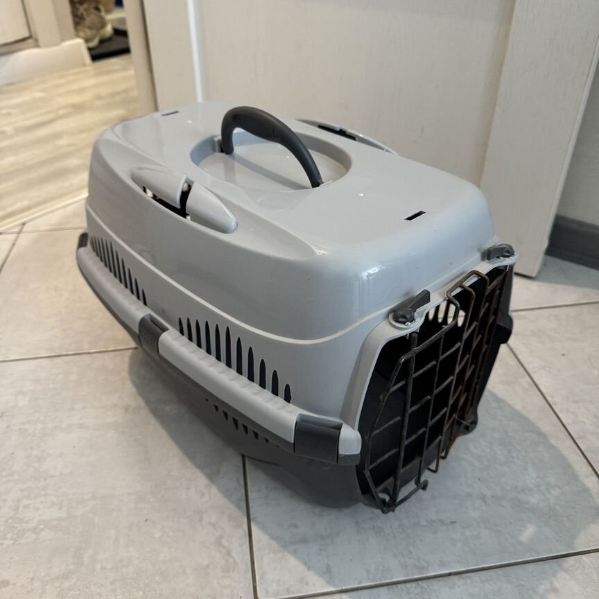 Пластиковая переноска для кота или мал питомца