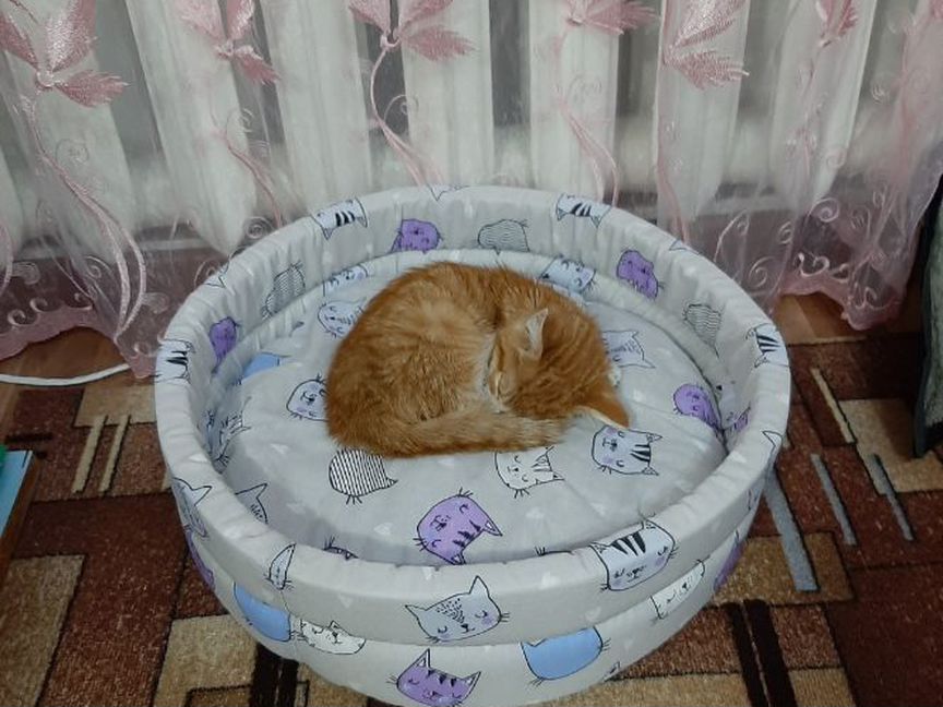Лежанка для кошек
