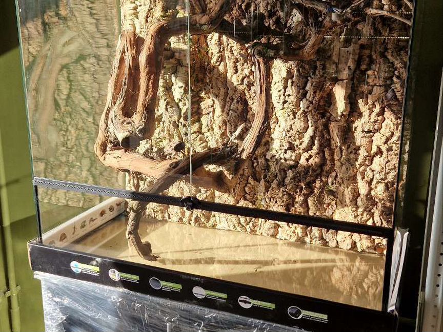 Террариум с тумбой