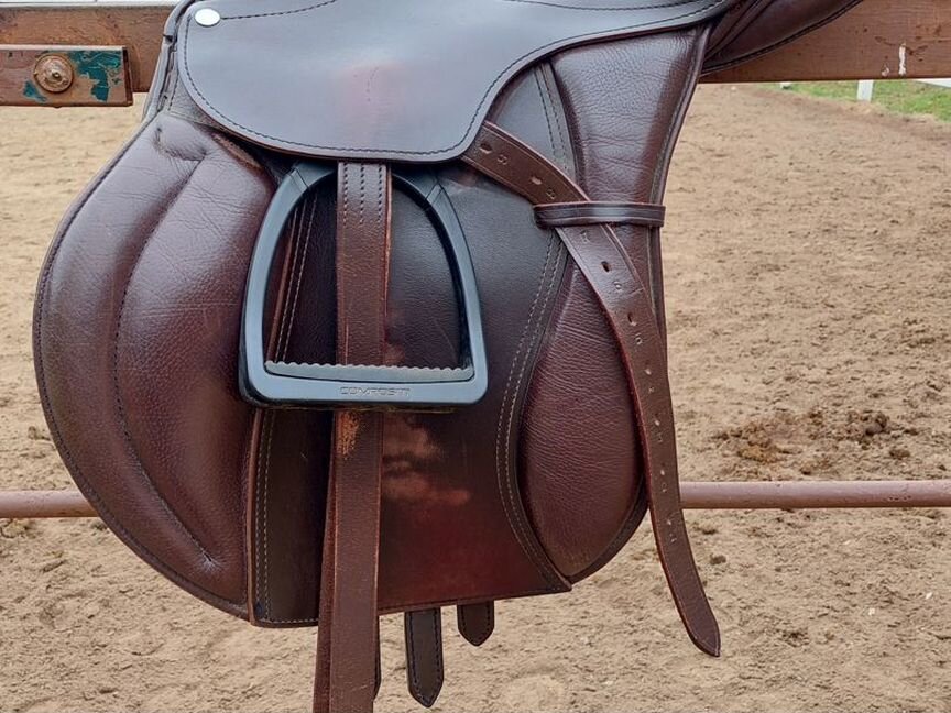 Конкурное седло