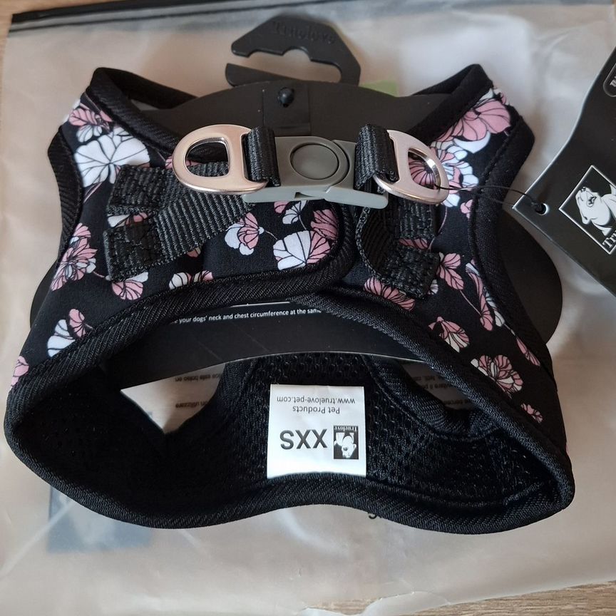 Шлейка для собаки Truelove