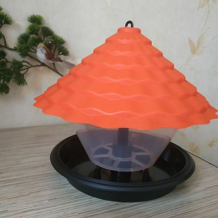 Кормушка для птиц новая