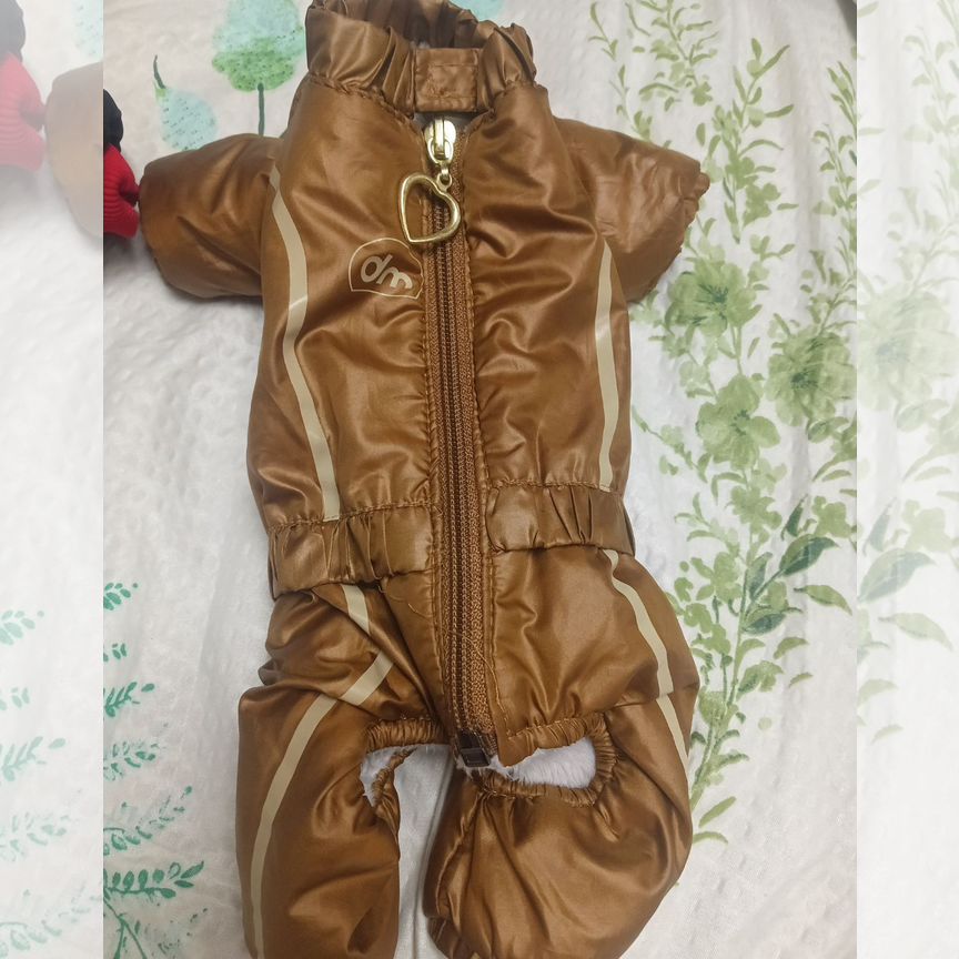 Комбинезон для маленькой собаки