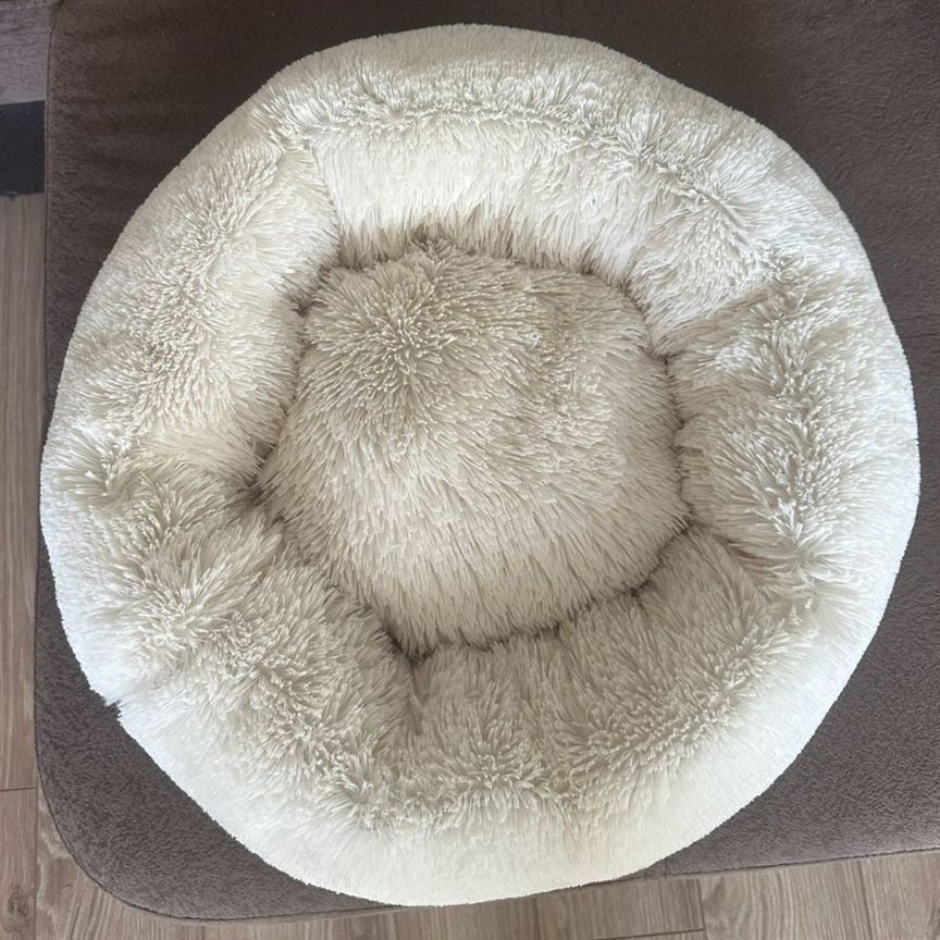 Лежанка для кошек новая