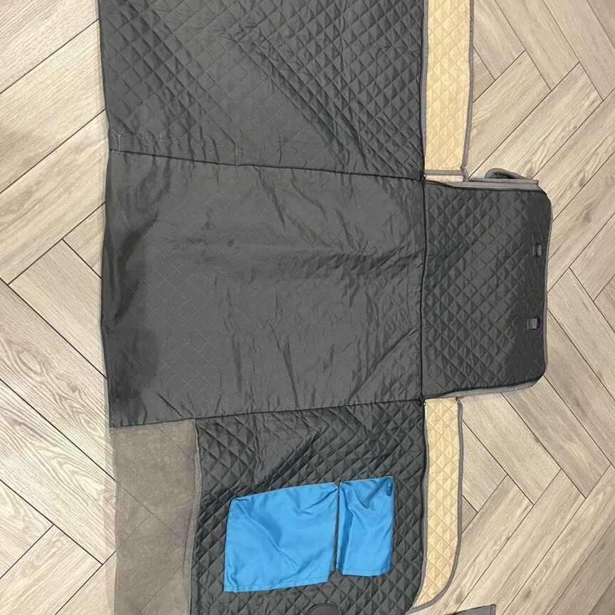 Чеход для перевозки собак в машине