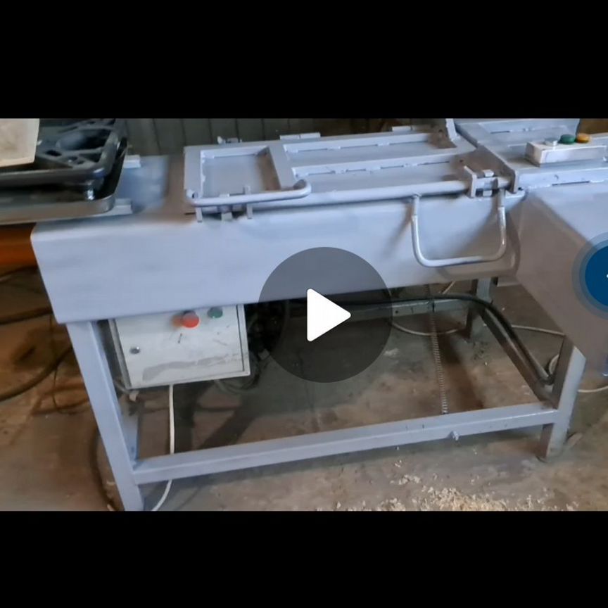 Гидравлический пресс для соломы и опилок