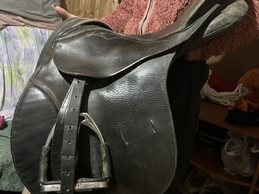 Седло для лошади