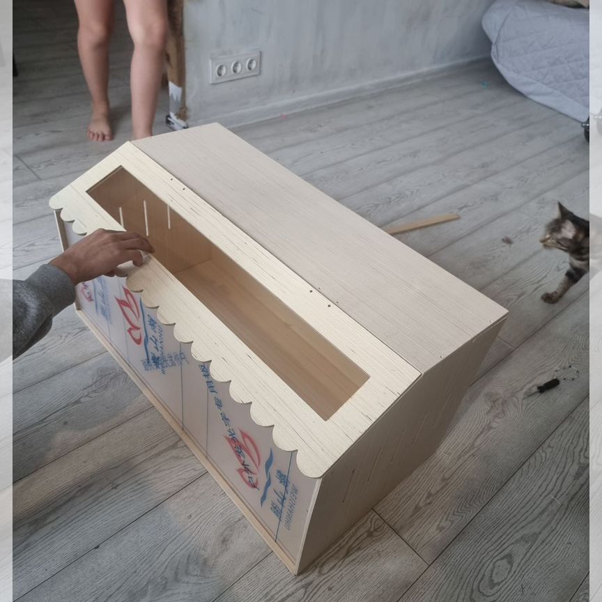 Деревянный брудер для цыплят