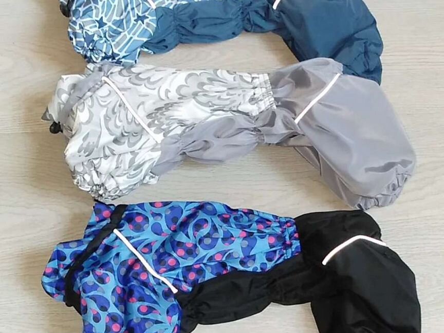 Новые комбинезоны и обувь для собак