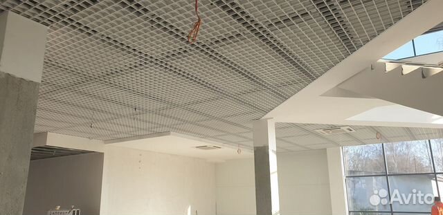 Монтаж потолка грильято подвесной армстронг в Калининграде | Услуги | Авито