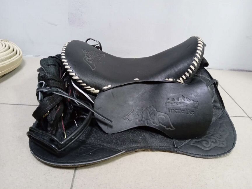 Седло для лошади