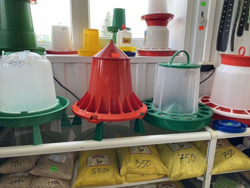 Кормушка для птиц, поилки