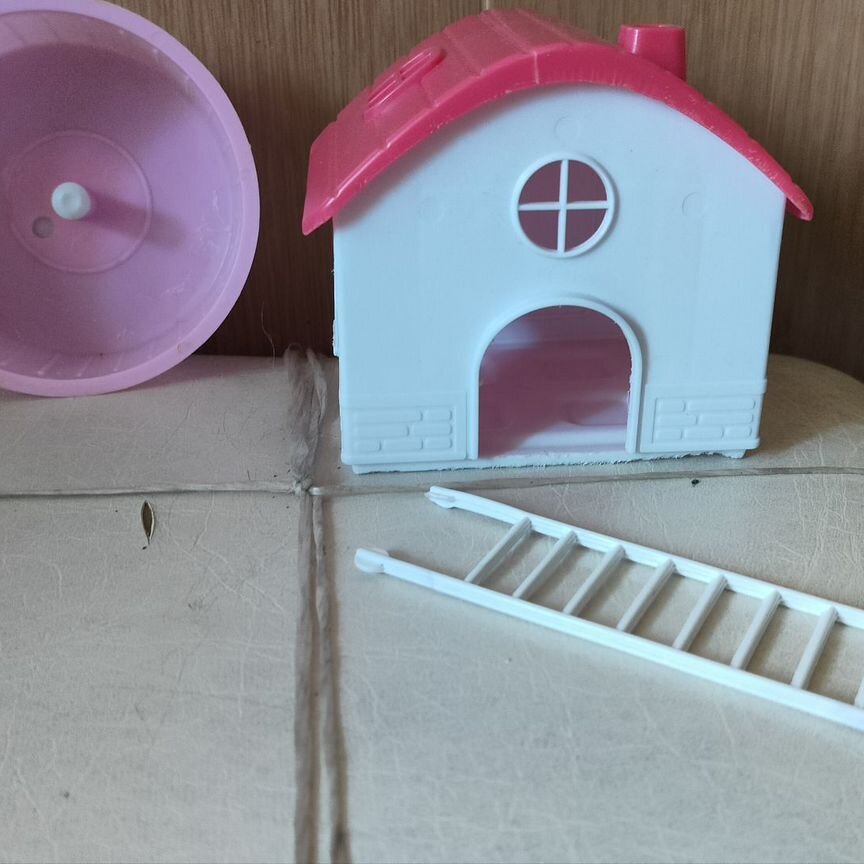 Домик,колеса,полки