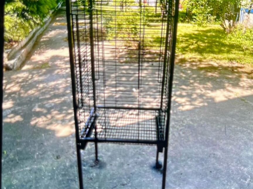 Большая клетка для птиц