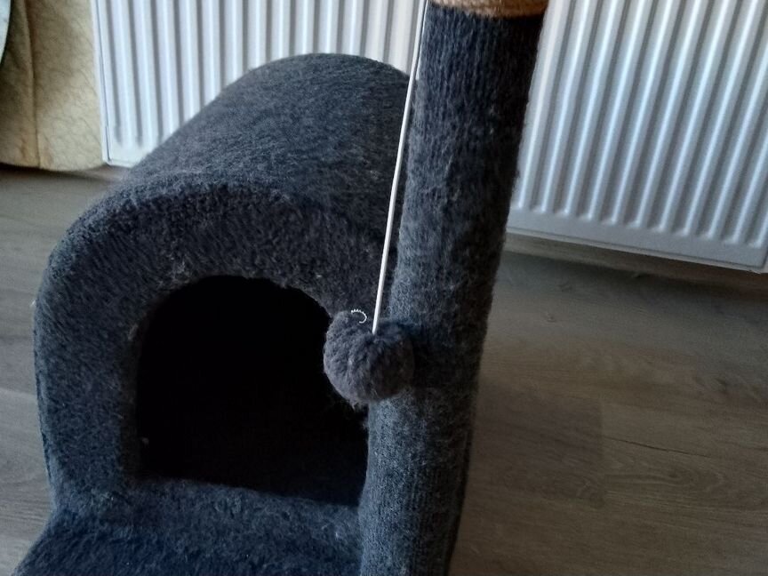 Шерстяной домик для кота