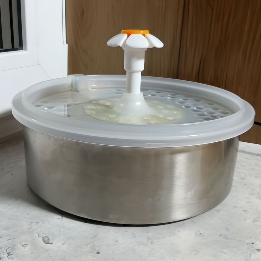 Фонтан поилка для кошек