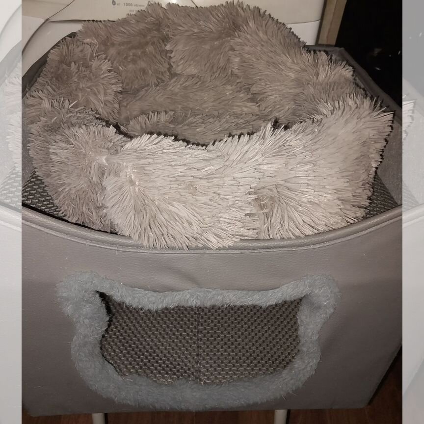 Домик для кошки с лежанкой