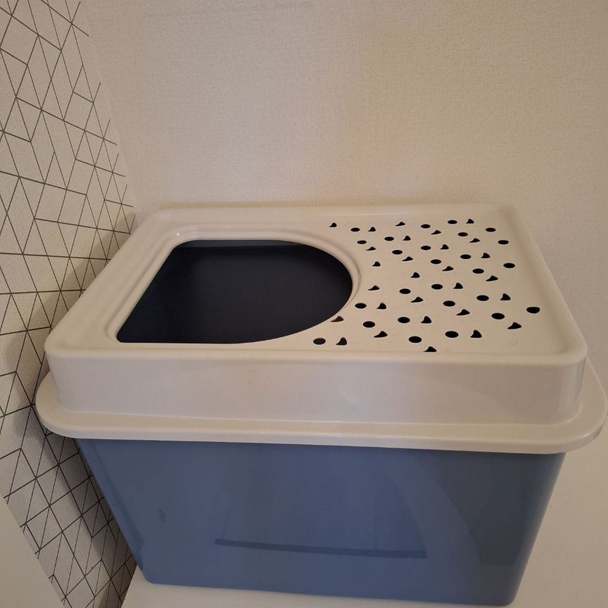 Закрытый туалет для кошек