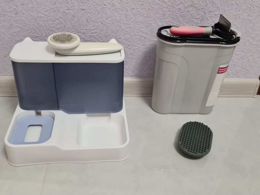 Принадлежности для кошек (поилка, лоток и др)