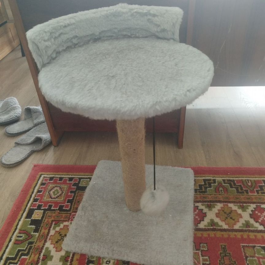 Когтеточка с лежанкой для кошки