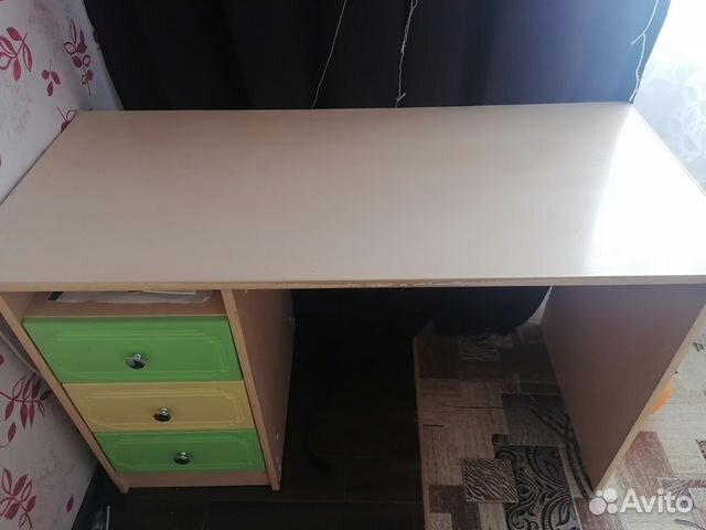 Письменный стол для школьника бу.+ шкаф - пенал купить в Красноярске по ...