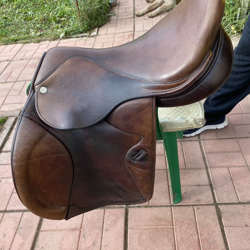 Седло для лошади