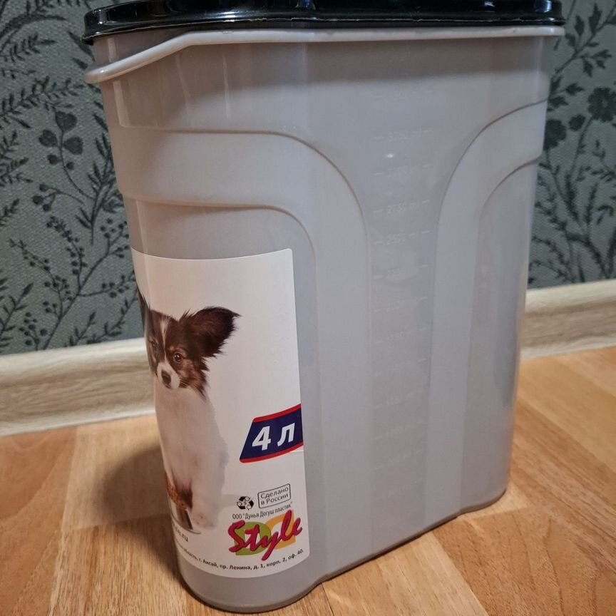 Контейнер для сухого корма