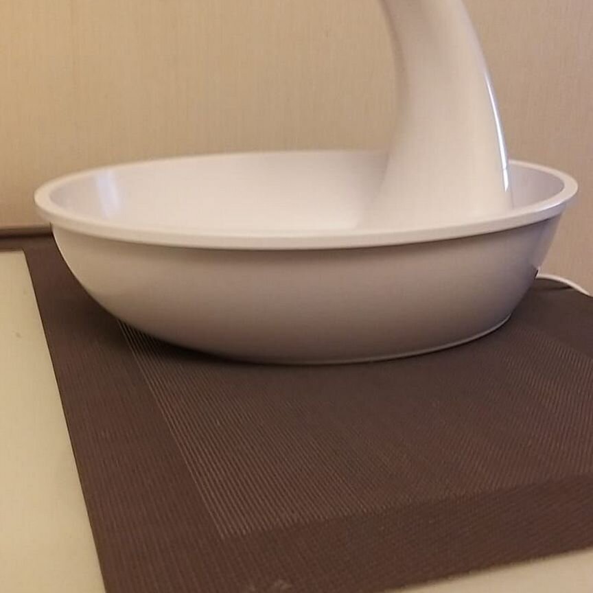 Поилка фонтан "Лебедь" для кошек