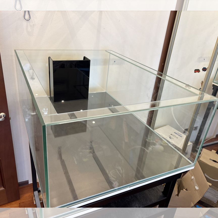 Морской аквариум с шахтой