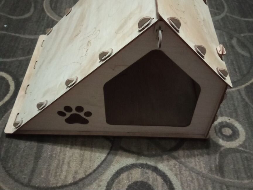 Продаётся сборной домик для котов из дерева