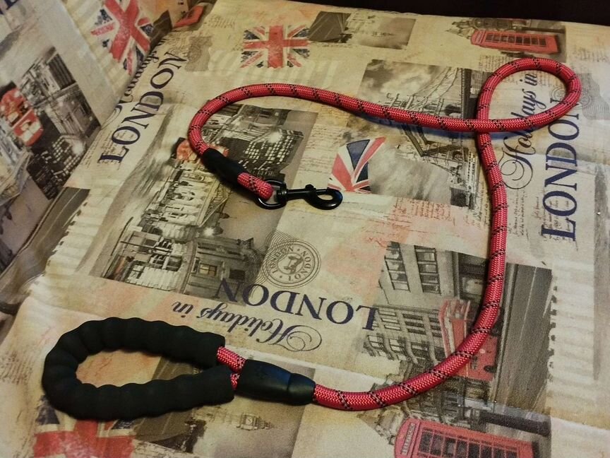 Поводок для собак нейлоновый 1,5 метр