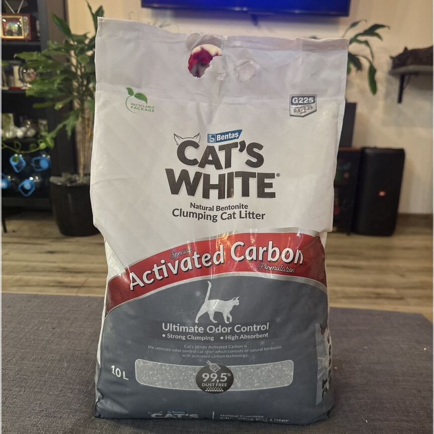 Наполнитель бентонит Cats White 10л