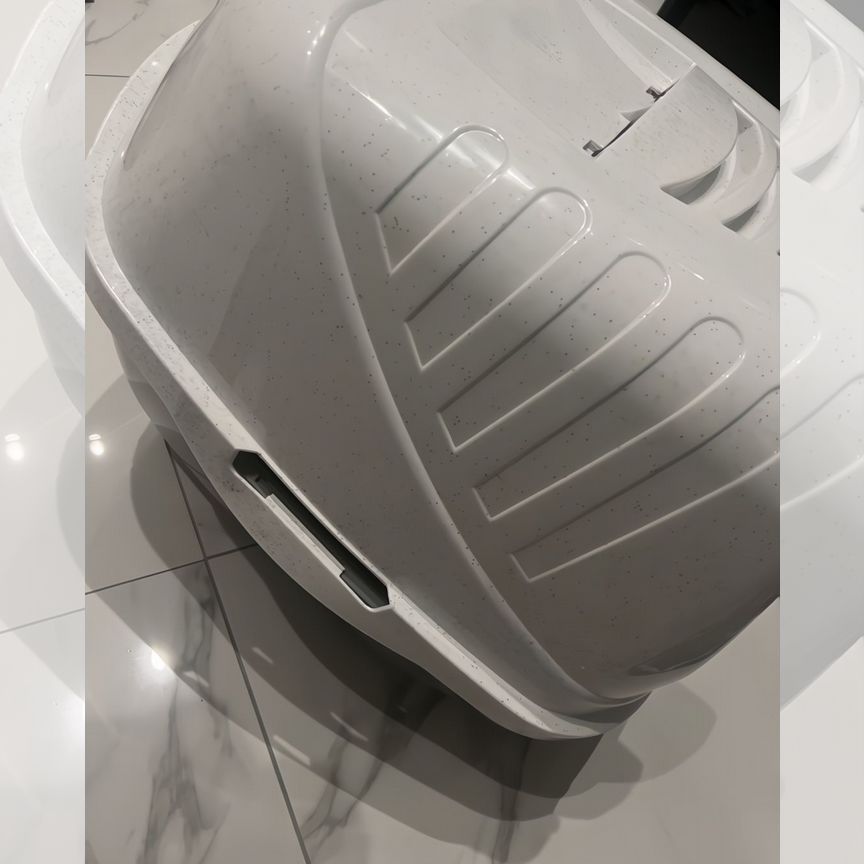 Закрытый лоток для кошек б/у