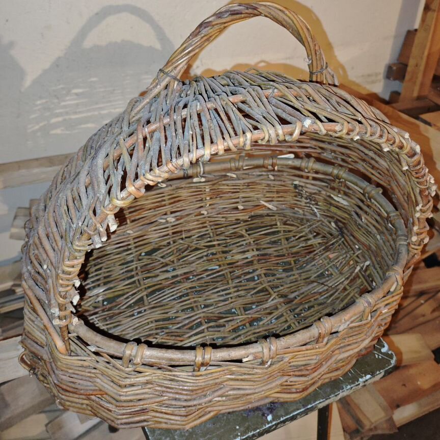 Корзина плетеная для котенка